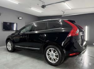 Black Volvo XC60 2013 in Utena, with an engine capacity of 2.40 L and mileage of 308 thousand km for 12250 €, photo 5 on AUTOMOTO.COM.LV