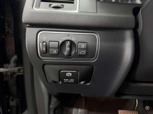 Black Volvo XC60 2013 in Utena, with an engine capacity of 2.40 L and mileage of 308 thousand km for 12250 €, photo 9 on AUTOMOTO.COM.LV