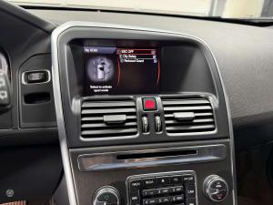 Black Volvo XC60 2013 in Utena, with an engine capacity of 2.40 L and mileage of 308 thousand km for 12250 €, photo 13 on AUTOMOTO.COM.LV