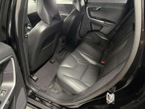 Black Volvo XC60 2013 in Utena, with an engine capacity of 2.40 L and mileage of 308 thousand km for 12250 €, photo 23 on AUTOMOTO.COM.LV