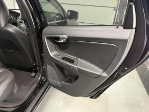 Black Volvo XC60 2013 in Utena, with an engine capacity of 2.40 L and mileage of 308 thousand km for 12250 €, photo 24 on AUTOMOTO.COM.LV