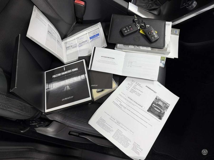 Black Volvo XC60 2013 in Utena, with an engine capacity of 2.40 L and mileage of 308 thousand km for 12250 €, photo 38 on AUTOMOTO.COM.LV