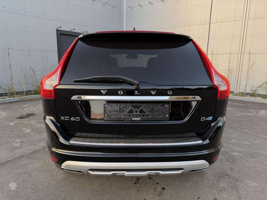 Black Volvo XC60 2013 in Utena, with an engine capacity of 2.40 L and mileage of 308 thousand km for 12250 €, photo 51 on AUTOMOTO.COM.LV
