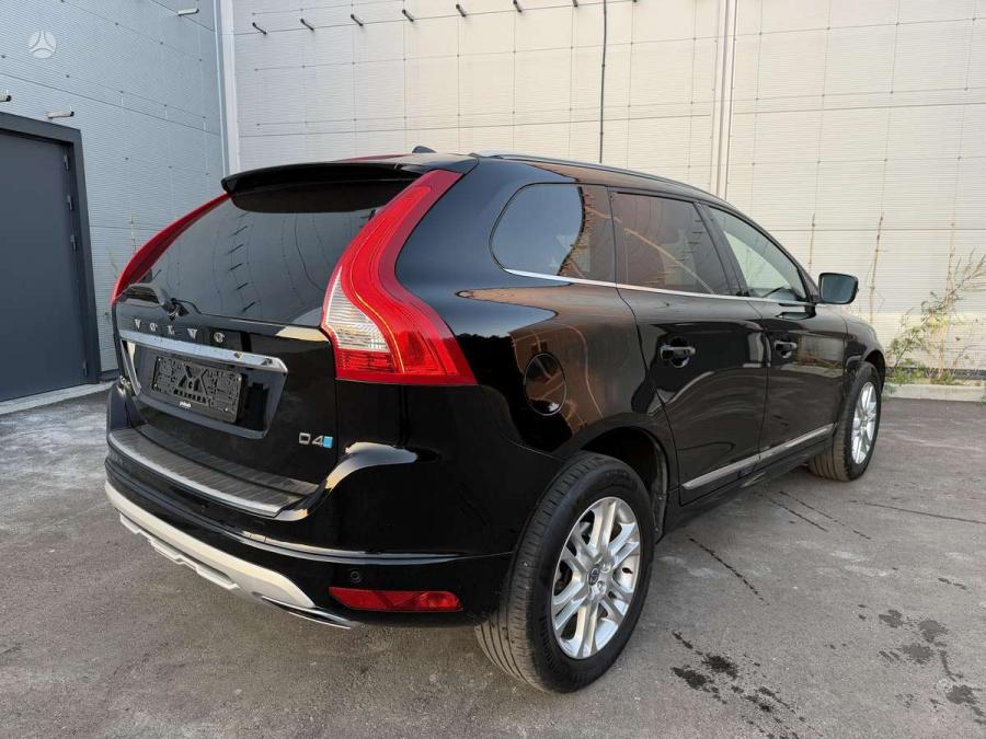 Black Volvo XC60 2013 in Utena, with an engine capacity of 2.40 L and mileage of 308 thousand km for 12250 €, photo 52 on AUTOMOTO.COM.LV