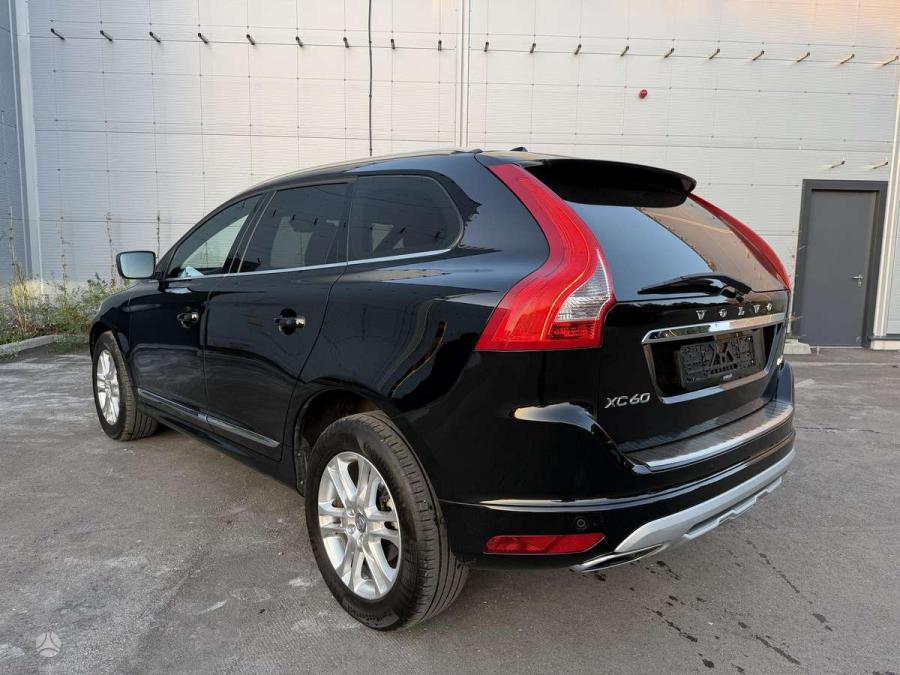 Black Volvo XC60 2013 in Utena, with an engine capacity of 2.40 L and mileage of 308 thousand km for 12250 €, photo 53 on AUTOMOTO.COM.LV
