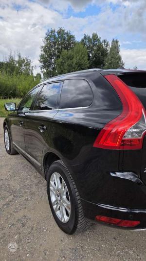 Black Volvo XC60 2013 in Kaunas, with an engine capacity of 2.40 L and mileage of 238 thousand km for 13100 €, photo 9 on AUTOMOTO.COM.LV
