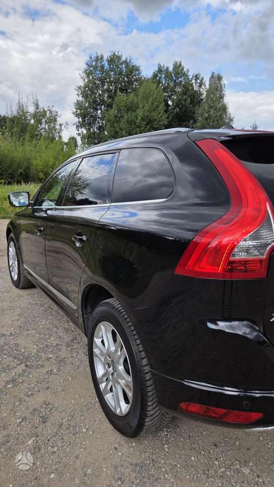 Black Volvo XC60 2013 in Kaunas, with an engine capacity of 2.40 L and mileage of 238 thousand km for 13100 €, photo 9 on AUTOMOTO.COM.LV