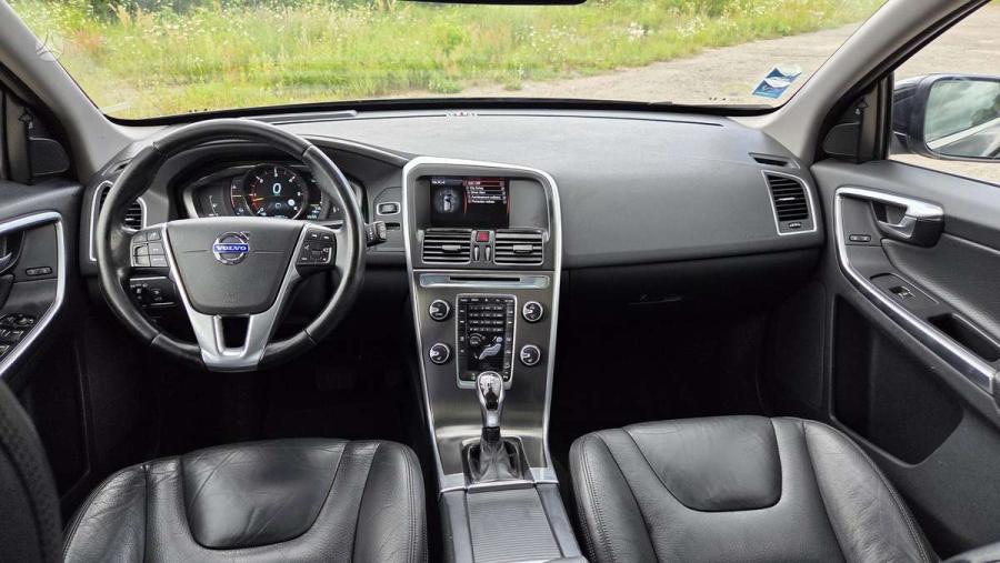 Black Volvo XC60 2013 in Kaunas, with an engine capacity of 2.40 L and mileage of 238 thousand km for 13100 €, photo 14 on AUTOMOTO.COM.LV