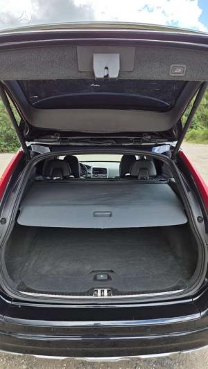 Black Volvo XC60 2013 in Kaunas, with an engine capacity of 2.40 L and mileage of 238 thousand km for 13100 €, photo 19 on AUTOMOTO.COM.LV