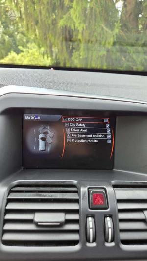 Black Volvo XC60 2013 in Kaunas, with an engine capacity of 2.40 L and mileage of 238 thousand km for 13100 €, photo 24 on AUTOMOTO.COM.LV