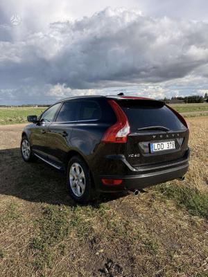 Black Volvo XC60 2013 in Marijampole, with an engine capacity of 3.19 L and mileage of 165 thousand km for 8399 €, photo 8 on AUTOMOTO.COM.LV