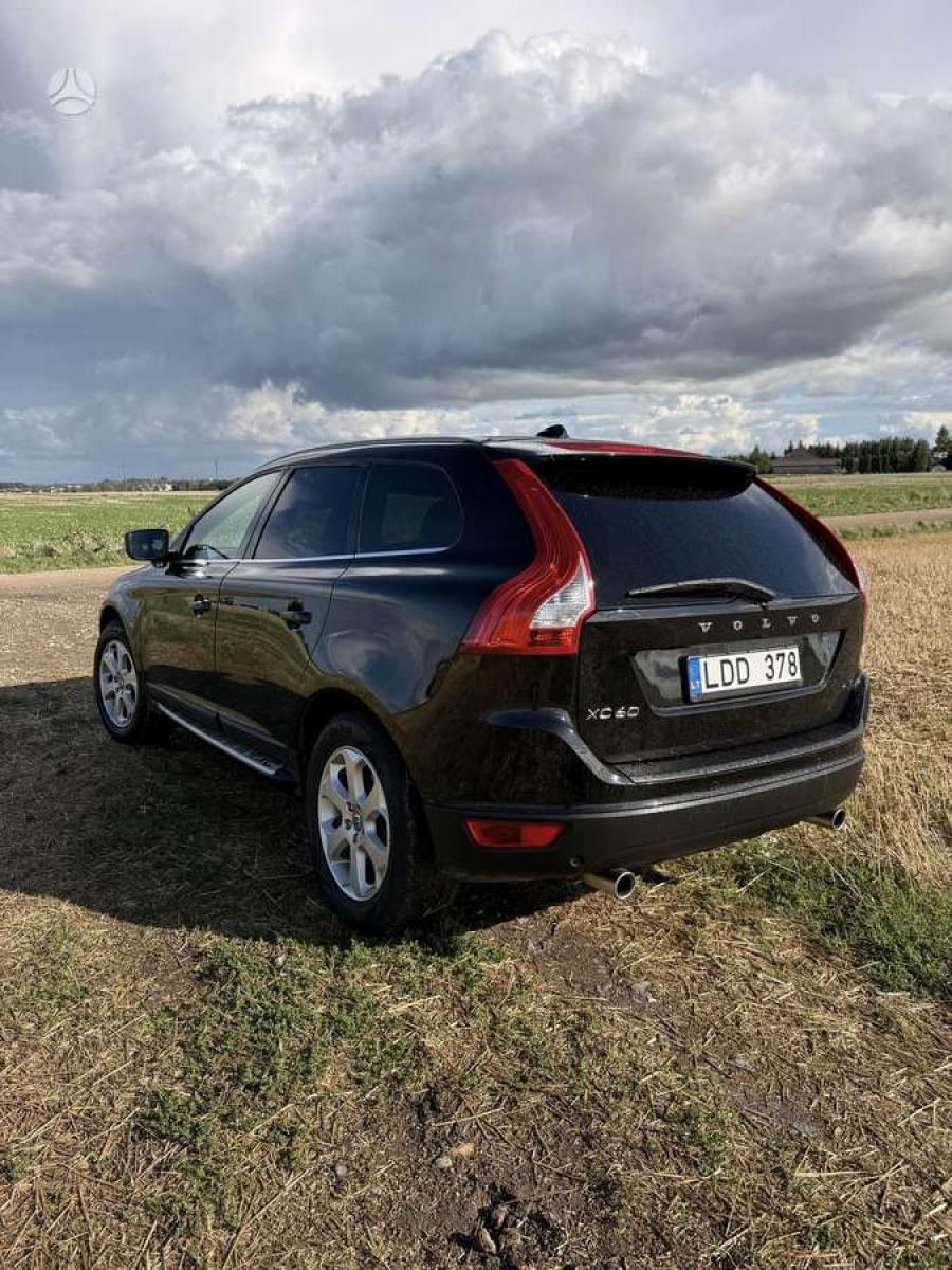 Black Volvo XC60 2013 in Marijampole, with an engine capacity of 3.19 L and mileage of 165 thousand km for 8399 €, photo 8 on AUTOMOTO.COM.LV