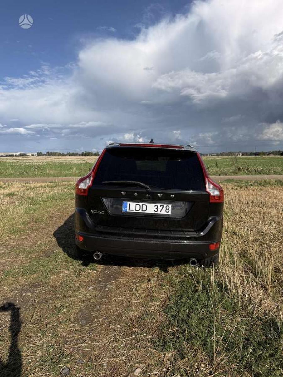 Black Volvo XC60 2013 in Marijampole, with an engine capacity of 3.19 L and mileage of 165 thousand km for 8399 €, photo 9 on AUTOMOTO.COM.LV