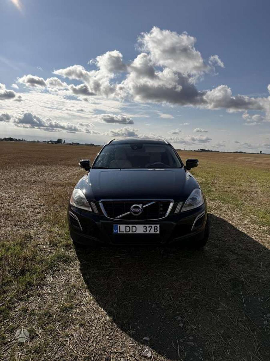 Black Volvo XC60 2013 in Marijampole, with an engine capacity of 3.19 L and mileage of 165 thousand km for 8399 €, photo 10 on AUTOMOTO.COM.LV