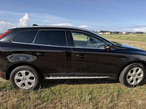 Black Volvo XC60 2013 in Marijampole, with an engine capacity of 3.19 L and mileage of 165 thousand km for 8399 €, photo 13 on AUTOMOTO.COM.LV
