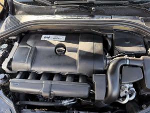 Black Volvo XC60 2013 in Marijampole, with an engine capacity of 3.19 L and mileage of 165 thousand km for 8399 €, photo 14 on AUTOMOTO.COM.LV