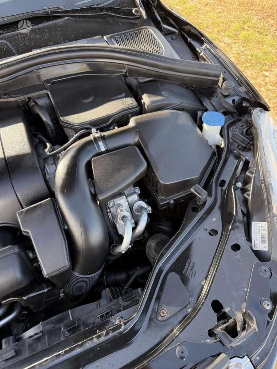 Black Volvo XC60 2013 in Marijampole, with an engine capacity of 3.19 L and mileage of 165 thousand km for 8399 €, photo 15 on AUTOMOTO.COM.LV