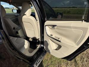 Black Volvo XC60 2013 in Marijampole, with an engine capacity of 3.19 L and mileage of 165 thousand km for 8399 €, photo 30 on AUTOMOTO.COM.LV