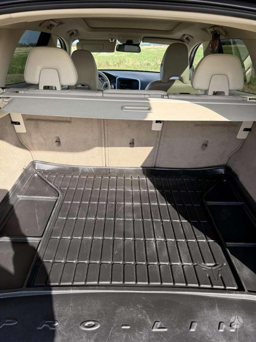 Black Volvo XC60 2013 in Marijampole, with an engine capacity of 3.19 L and mileage of 165 thousand km for 8399 €, photo 31 on AUTOMOTO.COM.LV