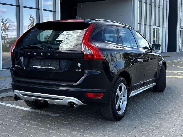 Black Volvo XC60 2013 in Vilnius, with an engine capacity of 2.00 L and mileage of 281 thousand km for 8199 €, photo 6 on AUTOMOTO.COM.LV