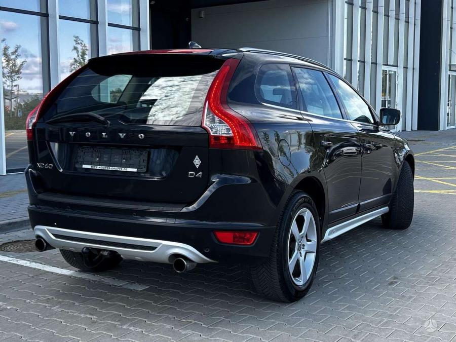 Melns Volvo XC60 2013 Viļņa, ar dzinēja tilpumu 2.00 L un nobraukumu 281 tūkst. km par 8199 €, foto 6 vietnē AUTOMOTO.COM.LV