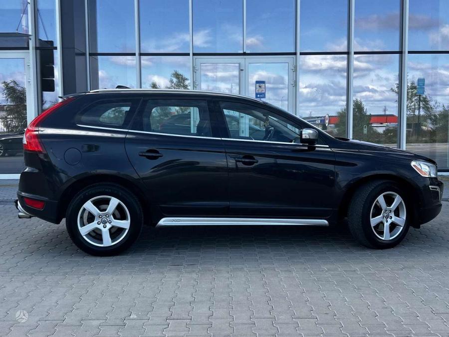 Melns Volvo XC60 2013 Viļņa, ar dzinēja tilpumu 2.00 L un nobraukumu 281 tūkst. km par 8199 €, foto 7 vietnē AUTOMOTO.COM.LV