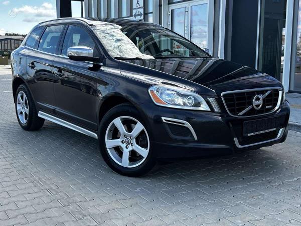 Black Volvo XC60 2013 in Vilnius, with an engine capacity of 2.00 L and mileage of 281 thousand km for 8199 €, photo 8 on AUTOMOTO.COM.LV