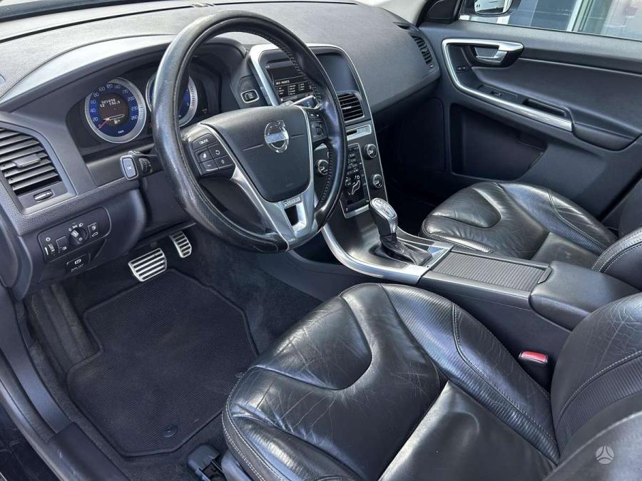 Melns Volvo XC60 2013 Viļņa, ar dzinēja tilpumu 2.00 L un nobraukumu 281 tūkst. km par 8199 €, foto 11 vietnē AUTOMOTO.COM.LV