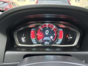 Black Volvo XC60 2013 in Trakai, with an engine capacity of 2.40 L and mileage of 306 thousand km for 12200 €, photo 3 on AUTOMOTO.COM.LV