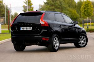 Black Volvo XC60 2013 in Jelgava, with an engine capacity of 2.40 L and mileage of 0 thousand km for 6400 €, photo 5 on AUTOMOTO.COM.LV