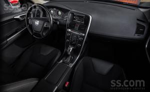 Black Volvo XC60 2013 in Jelgava, with an engine capacity of 2.40 L and mileage of 0 thousand km for 6400 €, photo 10 on AUTOMOTO.COM.LV