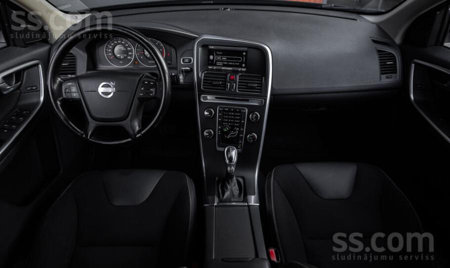 Black Volvo XC60 2013 in Jelgava, with an engine capacity of 2.40 L and mileage of 0 thousand km for 6400 €, photo 11 on AUTOMOTO.COM.LV