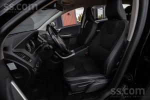 Black Volvo XC60 2013 in Jelgava, with an engine capacity of 2.40 L and mileage of 0 thousand km for 6400 €, photo 13 on AUTOMOTO.COM.LV
