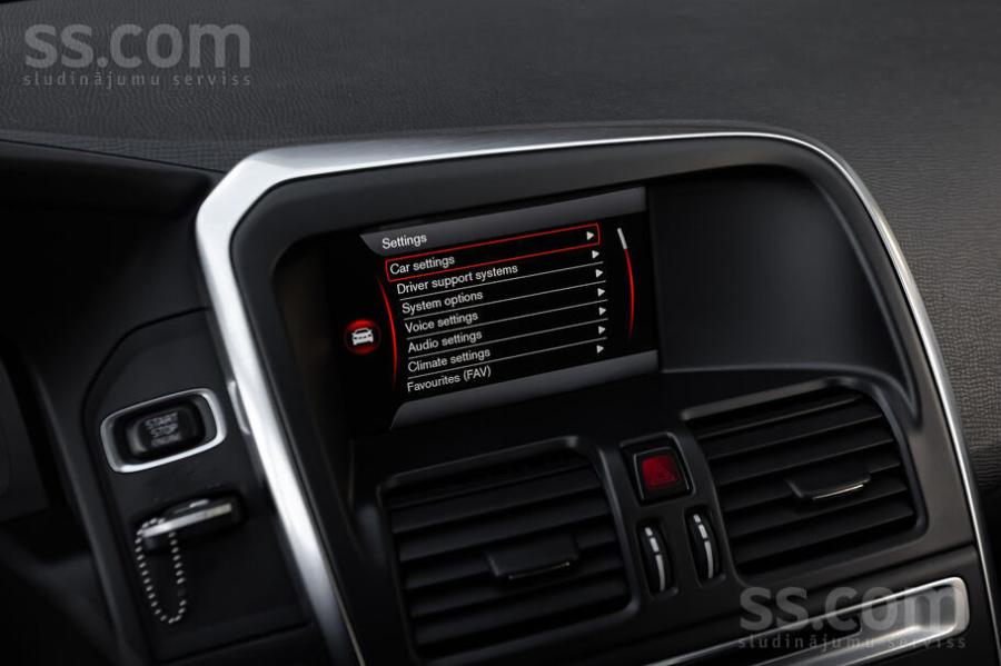 Black Volvo XC60 2013 in Jelgava, with an engine capacity of 2.40 L and mileage of 0 thousand km for 6400 €, photo 21 on AUTOMOTO.COM.LV