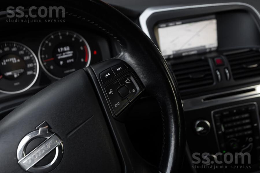 Black Volvo XC60 2013 in Jelgava, with an engine capacity of 2.40 L and mileage of 0 thousand km for 6400 €, photo 23 on AUTOMOTO.COM.LV
