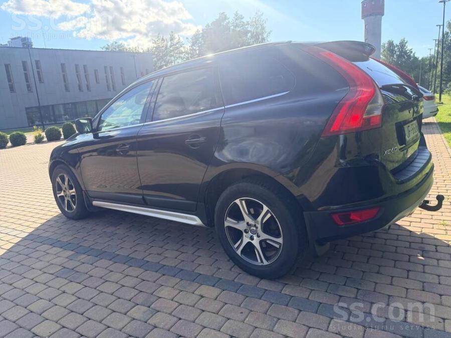 Melns Volvo XC60 2013 Rīga, ar dzinēja tilpumu 2.40 L un nobraukumu 257 tūkst. km par 11300 €, foto 7 vietnē AUTOMOTO.COM.LV