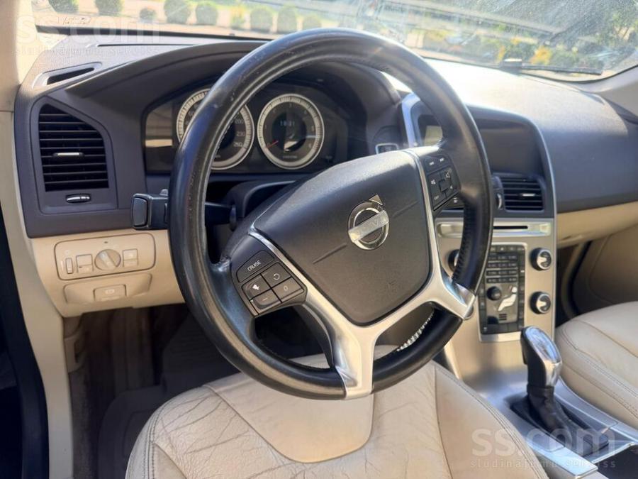 Melns Volvo XC60 2013 Rīga, ar dzinēja tilpumu 2.40 L un nobraukumu 257 tūkst. km par 11300 €, foto 10 vietnē AUTOMOTO.COM.LV