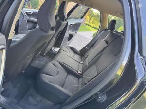 Black Volvo XC60 2013 in Alytus, with an engine capacity of 1.98 L and mileage of 219 thousand km for 9399 €, photo 9 on AUTOMOTO.COM.LV