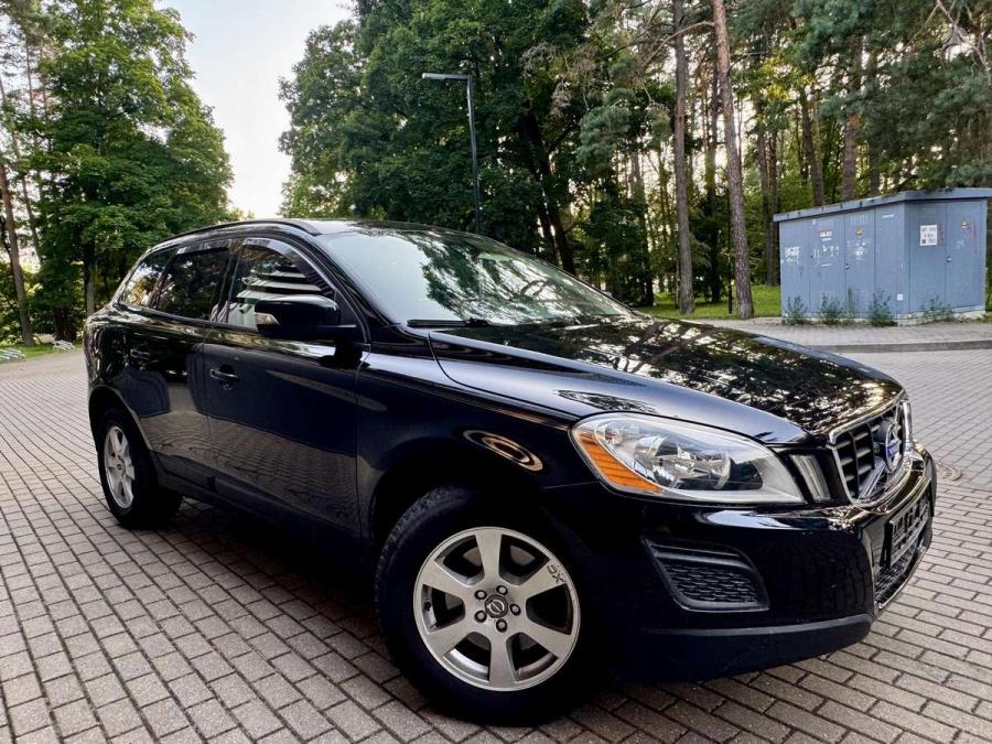 Black Volvo XC60 2013 in Alytus, with an engine capacity of 1.98 L and mileage of 219 thousand km for 9399 €, photo 27 on AUTOMOTO.COM.LV