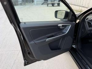 Melns Volvo XC60 2013 Utena, ar dzinēja tilpumu 2.40 L un nobraukumu 308 tūkst. km par 11950 €, foto 27 vietnē AUTOMOTO.COM.LV