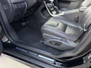 Melns Volvo XC60 2013 Utena, ar dzinēja tilpumu 2.40 L un nobraukumu 308 tūkst. km par 11950 €, foto 30 vietnē AUTOMOTO.COM.LV