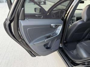 Melns Volvo XC60 2013 Utena, ar dzinēja tilpumu 2.40 L un nobraukumu 308 tūkst. km par 11950 €, foto 32 vietnē AUTOMOTO.COM.LV