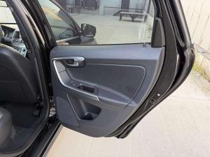 Melns Volvo XC60 2013 Utena, ar dzinēja tilpumu 2.40 L un nobraukumu 308 tūkst. km par 11950 €, foto 34 vietnē AUTOMOTO.COM.LV