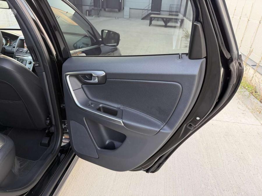Melns Volvo XC60 2013 Utena, ar dzinēja tilpumu 2.40 L un nobraukumu 308 tūkst. km par 11950 €, foto 34 vietnē AUTOMOTO.COM.LV