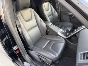 Melns Volvo XC60 2013 Utena, ar dzinēja tilpumu 2.40 L un nobraukumu 308 tūkst. km par 11950 €, foto 35 vietnē AUTOMOTO.COM.LV