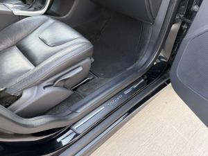 Melns Volvo XC60 2013 Utena, ar dzinēja tilpumu 2.40 L un nobraukumu 308 tūkst. km par 11950 €, foto 36 vietnē AUTOMOTO.COM.LV
