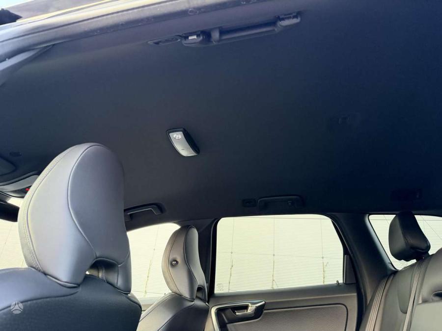 Melns Volvo XC60 2013 Utena, ar dzinēja tilpumu 2.40 L un nobraukumu 308 tūkst. km par 11950 €, foto 38 vietnē AUTOMOTO.COM.LV