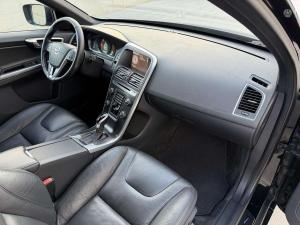 Melns Volvo XC60 2013 Utena, ar dzinēja tilpumu 2.40 L un nobraukumu 308 tūkst. km par 11950 €, foto 41 vietnē AUTOMOTO.COM.LV