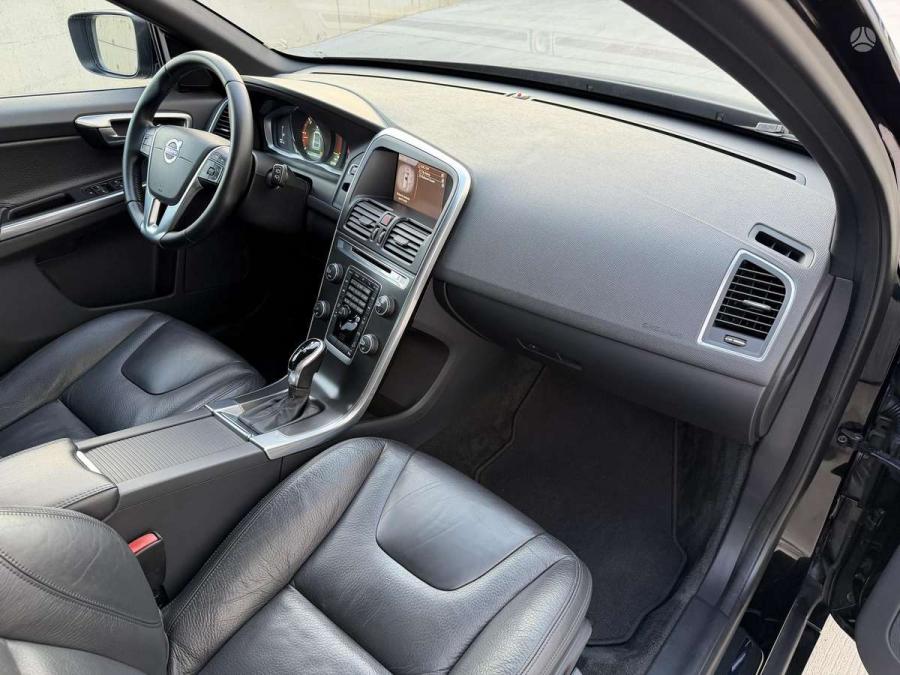 Melns Volvo XC60 2013 Utena, ar dzinēja tilpumu 2.40 L un nobraukumu 308 tūkst. km par 11950 €, foto 41 vietnē AUTOMOTO.COM.LV