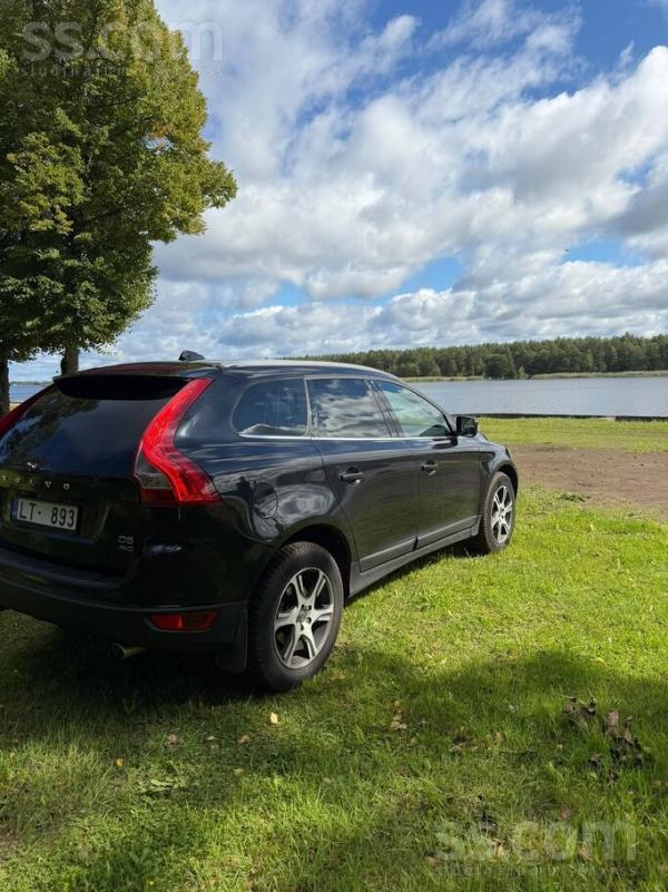 Black Volvo XC60 2013 in Riga, with an engine capacity of 2.40 L and mileage of 378 thousand km for 7300 €, photo 4 on AUTOMOTO.COM.LV
